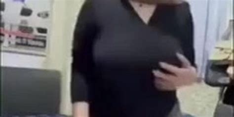 Toket Gede Seperti Bu Guru Salsa Viral Colmek