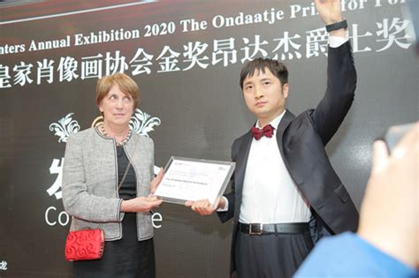 上海青年油画家刘双获英国皇家肖像画协会大奖赛金奖文体人物新民网