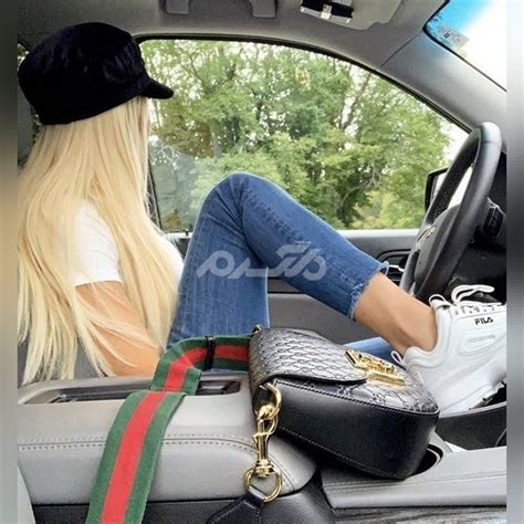 پروفایل دخترانه لاکچری سلفی جلو آینه با هدیه های گران قیمت[فیک و طبیعی]