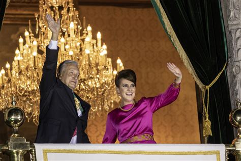 Beatriz Gutiérrez Müller y los vestidos con sello mexicano que eligió