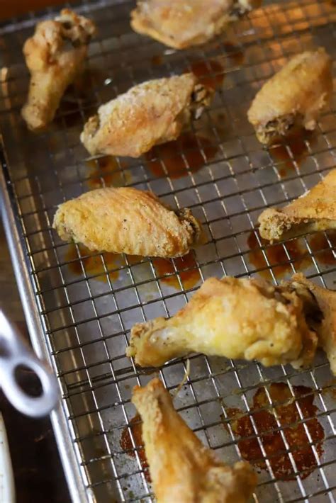 Crispy Baked Garlic Parmesan Chicken Wings