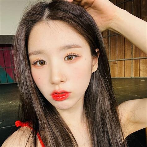 Heejin South Korean Girls Korean Girl Groups Odd Eyes Olivia Hye 1