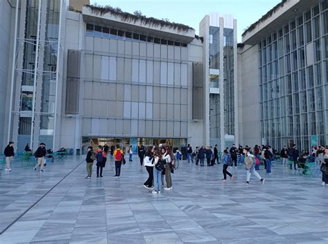 Εκπαιδευτική εκδρομή της Α Γυμνασίου στην Αθήνα στο θέατρο Νέος