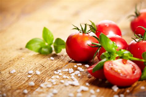 Tomato Wallpaper