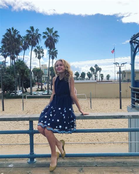 Pin Auf Ruby Rose Turner