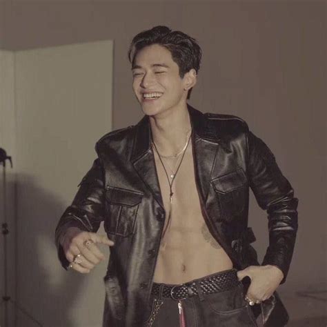 Pin De Em Ex Nct Nct Chanyeol Homens