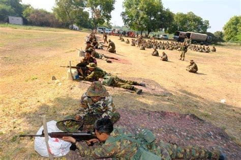 ကျုံပျော်တွင် စစ်တပ်က အသက် ၆၅ နှစ်အရွယ် အရပ်သားများကို စစ်သင်တန်းပေးနေ