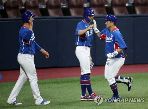 올림픽 우월 스리런 날린 최주환 연합뉴스