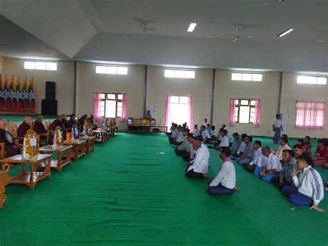 ဖား ဆောင်းမြို့နယ်၌ ဌာနဆိုင်ရာဝန်ထမ်းများ အလှူရှင်များစု ပေါင်း၍ဝါဆိုသင