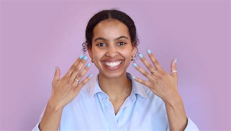 How To Apply Nail Polish