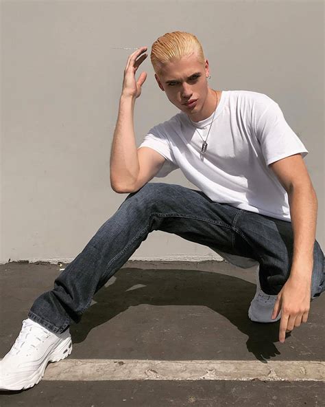 Lucas Dell Photo 17