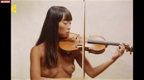 Голая Cristie Miyamoto в Não Quero Falar Sobre Isso Agora