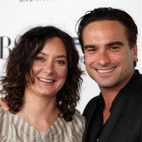 Sara Gilbert Discovered She Was Attracted To The Same Sex While Dating Johnny Galecki He Kept