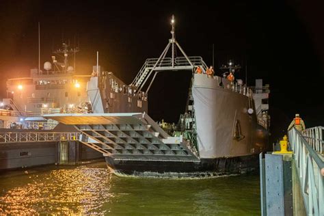 Transport Besson Logo