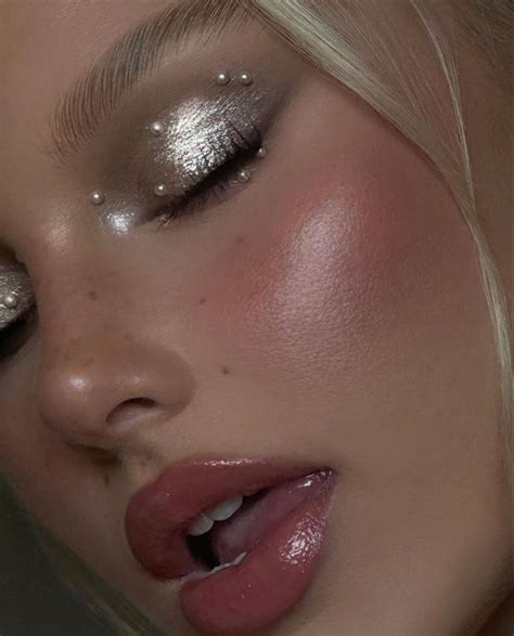 Pin Oleh Léia Stevanatto Di Maquiagem Criativas Trik Makeup Trik