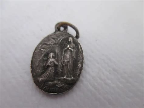 ANCIENNE MÉDAILLE RELIGIEUSE vierge marie notre dame de Lourdes 17mm 0