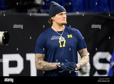 Indianapolis In December 02 Michigan Wolverines Edge Braiden Mcgregor 17 Warms Up On The