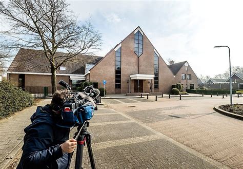 Verslaggevers Belaagd Bij Kerkdiensten Urk En Krimpen