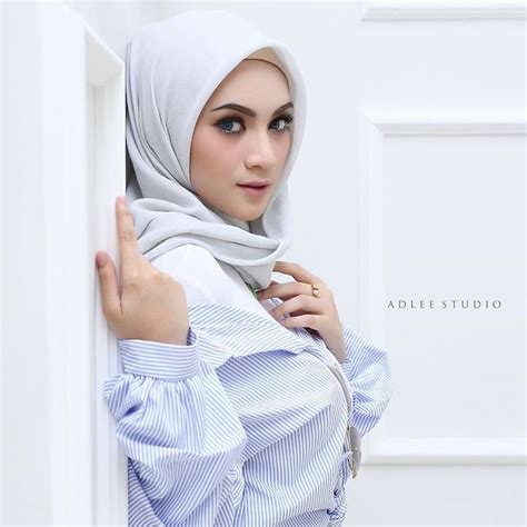 Pin By Yng Bad On Natasya Hijab Fashionista Muslim Women Hijab Hijab Fashion