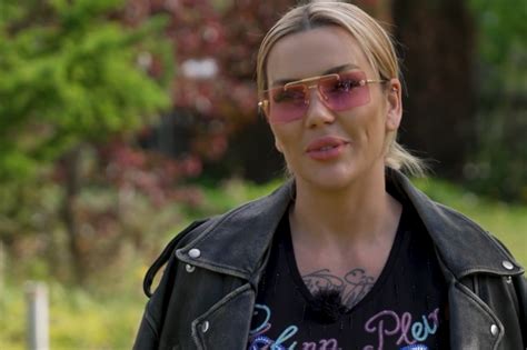 Video Liene Ušakova Atklāj Numeroloģijas Prognozes Visi Tie Kuri šogad Apprecas Piedzīvo