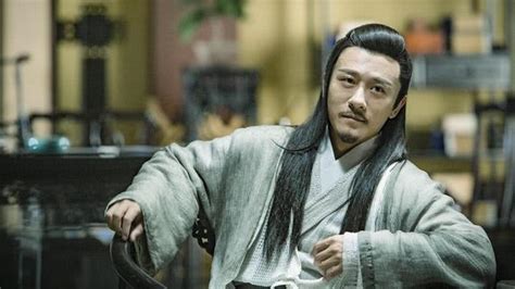 从杨逍的亦正亦邪看剧作如何通过刻画复杂人性来提高戏剧性