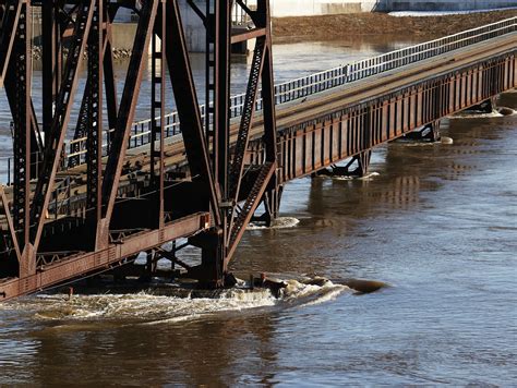 Photos Mississippi River Flooding In St Paul Mpr News