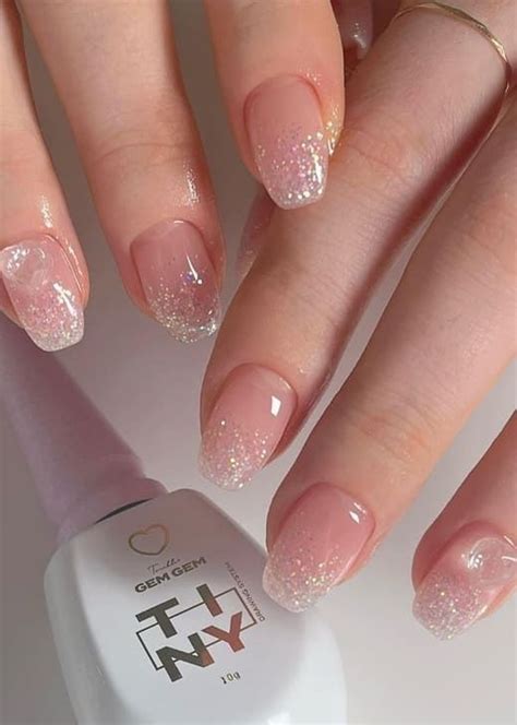 45 Delicate Korean Glitter Nails To Add A Touch Of Sparkle เล็บไล่สี เล็บเจล เล็บเจ้าสาว