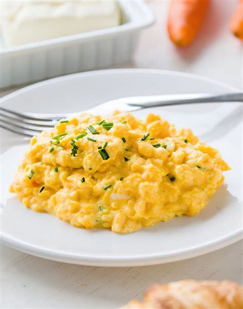 Oeufs Brouillés Recette Facile Et Rapide Un Jour Une Recette