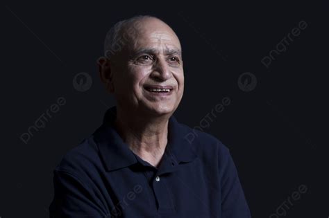 Background Orang Tua Tersenyum Pria Senior Foto Dan Gambar Untuk