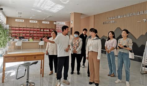 市妇联走访调研我区“三访四察五送”和“两新”妇联组织建设工作妇女情况社区