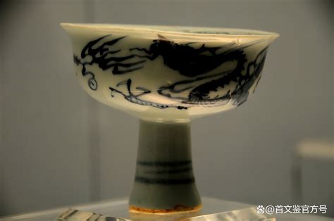 上海博物馆藏元代景德镇窑青花缠枝牡丹纹罐