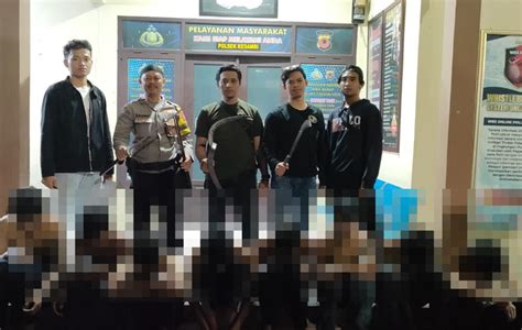 8 Remaja Diamankan Anggota Kepolisian Karena Kedapatan Membawa Senjata
