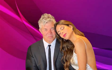 Barby Franco y Sarah acompañan a Fernando Burlando en un momento