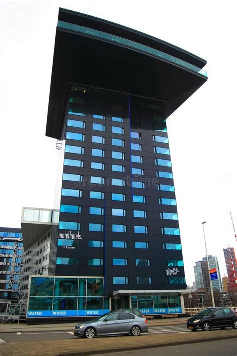 Moderne Gebouwen In De Stad Nederland Van Rotterdam Redactionele Stock