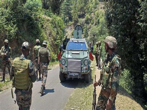 जम्मू काश्मीरच्या डोडामध्ये भीषण चकमक 3 पाकिस्तानी दहशतवाद्यी ठार