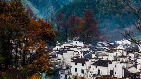 Red Fall Tourism Landscape Maple Autumn Scenery Leaf Powerpoint Background For Free Download