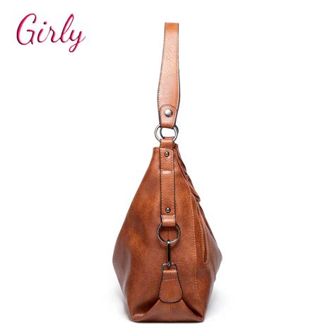 شنطة كتف جلد Girly
