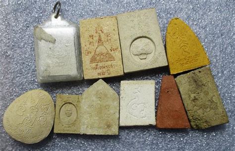 รวมพระผงชุดที่1 บรรยาย ตามภาพ เลย ครับ กด V I P มีพระอีก หลากหลายร้อย รายการ ให้เลือกชม ครับ