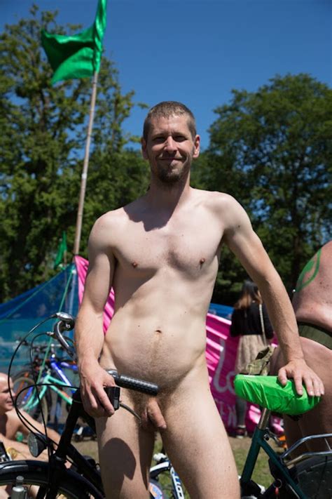 Public Naked Guys Gifs Pics Photo BoyFriendTV