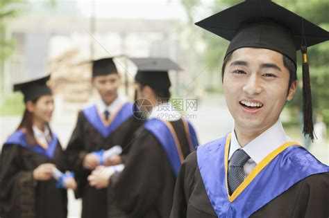 青年男大学毕业高清图片下载 正版图片502869877 摄图网
