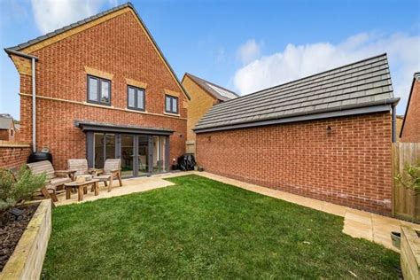 Homes For Sale In Artillery Drive Bordon Gu35 Buy Property In