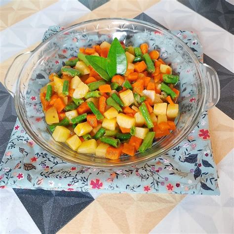 Resep Tumis Wortel Kentang Kacang Panjang Sederhana Rumahan Di Yummy App