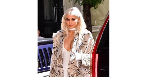 Kylie Jenner With Platinum Blond Hair Kylie Jenner Best Hairstyles