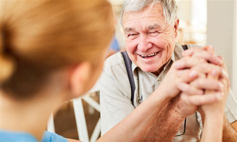 Rückenschonendes Arbeiten in der Pflege Citycare24 Ratgeber