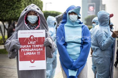AKSI TOLAK LIMBAH NUKLIR JEPANG ANTARA Foto