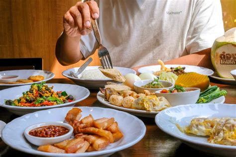 ต๋องเต็มโต๊ะ ร้านดังจากเชียงใหม่ พร้อมเสิร์ฟชาวกรุงเทพ แล้วกับร้านใหม่ล่าสุดย่านพุทธมณฑล 2