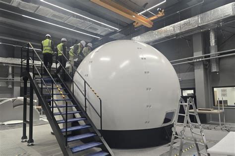 전투기 훈련장비 35개 부품으로 분해 폴란드로 운송해 현지서 재조립 성공