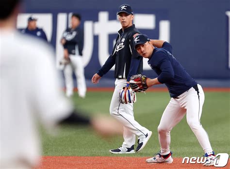 토미 현수 에드먼·김하성 끝까지 남아서 수비 훈련 네이트 스포츠