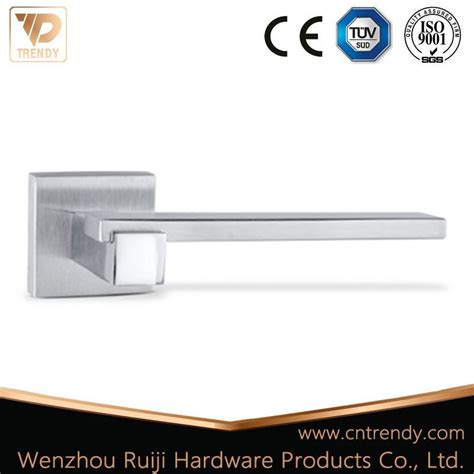 Silver Chrome Assembled Door Hardware Zinc Door Lock Handle On Square