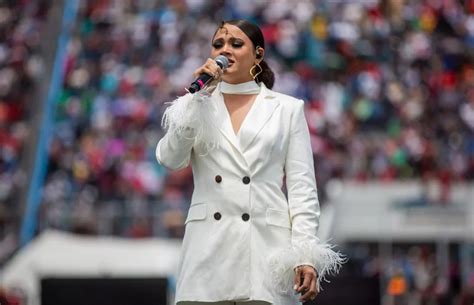 Cesia Sáenz llega a México para continuar su carrera con Sony Music